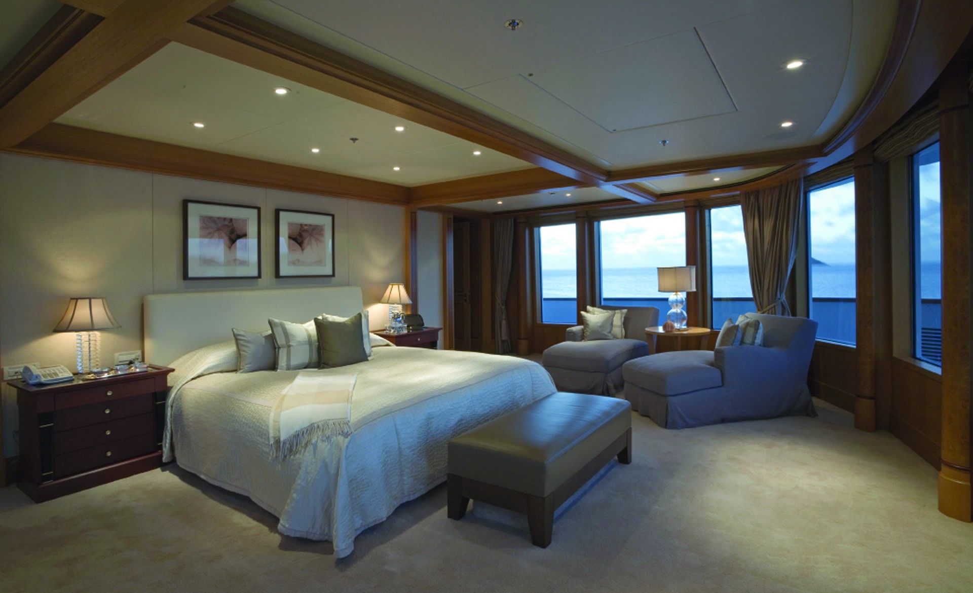 Yacht UTOPIA, Feadship | CHARTERWORLD Luxury Superyacht Charters